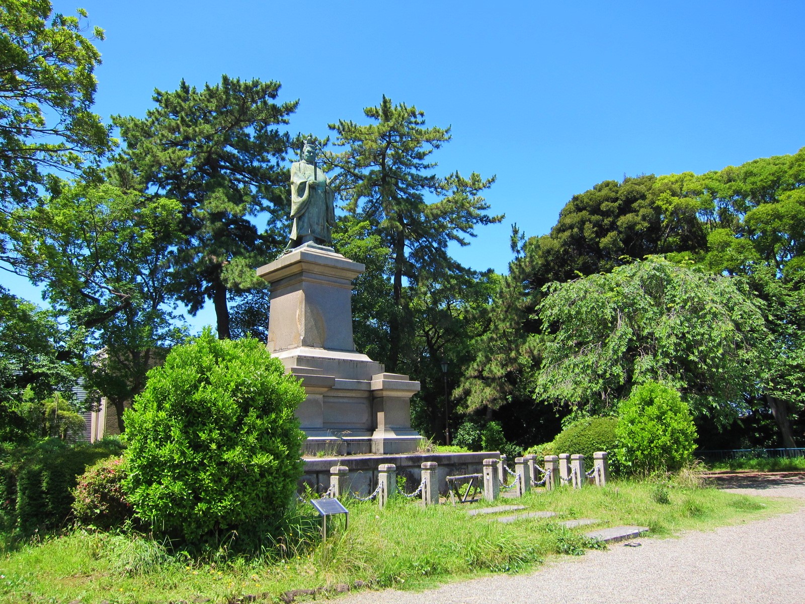 Walk around Sakuragicho, Yokohama (1) "From Kamonyama Park to Nogeyama ...