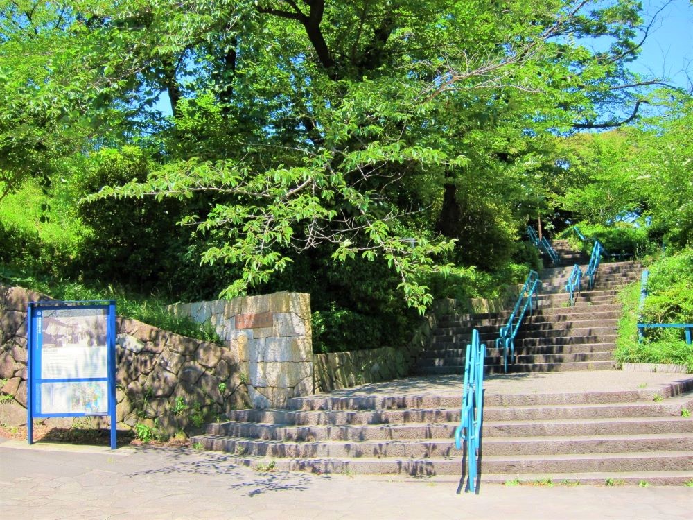 Walk around Sakuragicho, Yokohama (1) "From Kamonyama Park to Nogeyama ...