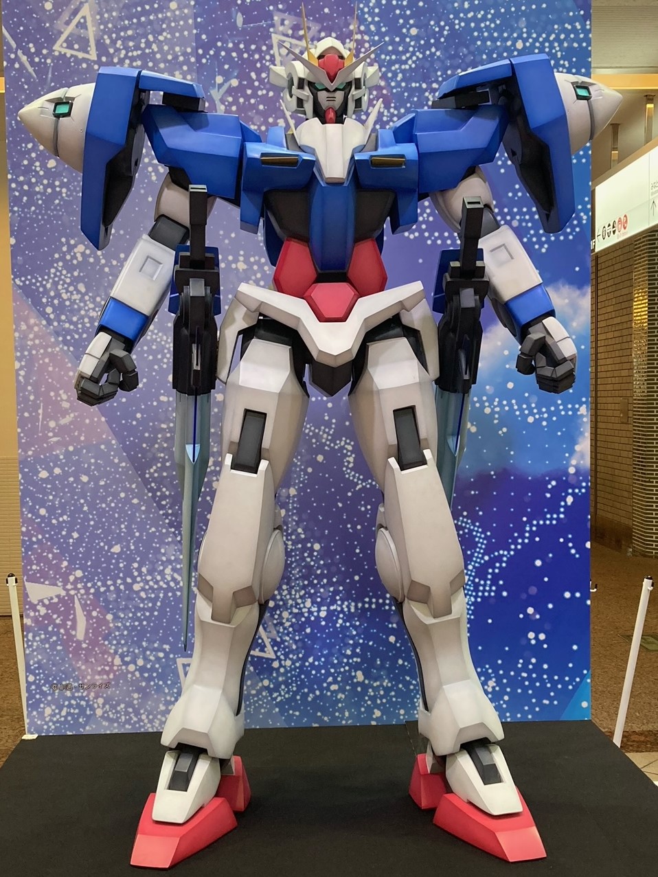 Gundam balloon robots so high that they fly into the sky? | Blog ...